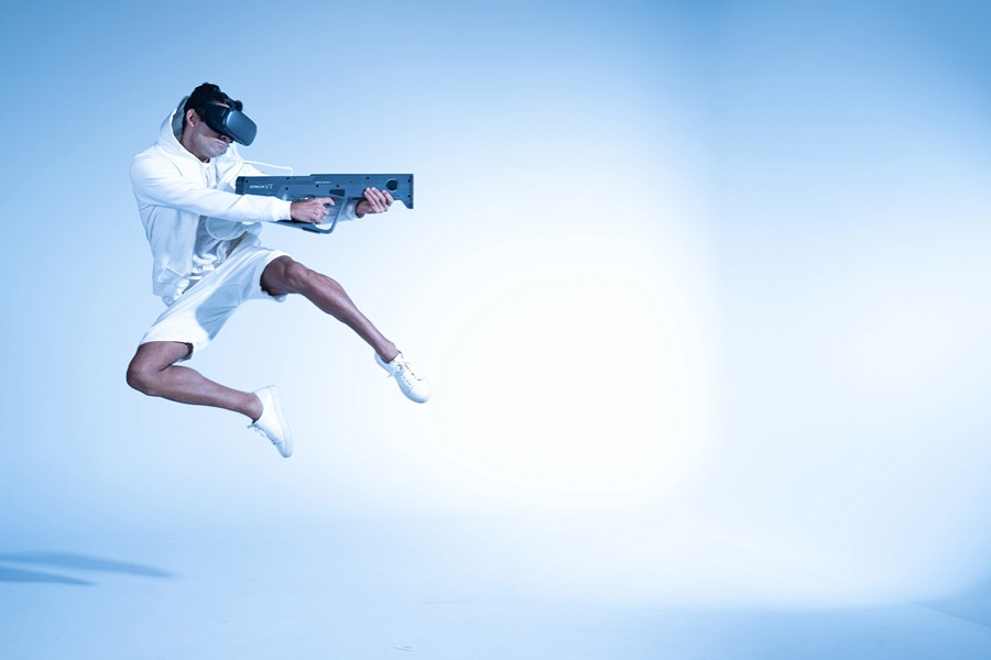 StrikerVR 触觉VR枪 Arena Infinity：先进触觉技术带来更真实的后坐力，提升VR沉浸感 - TITAN Haptics